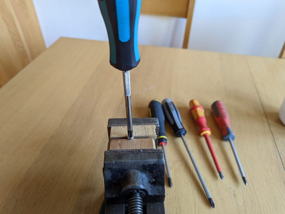 JIS screwdrivers, screws and fasteners from Japan