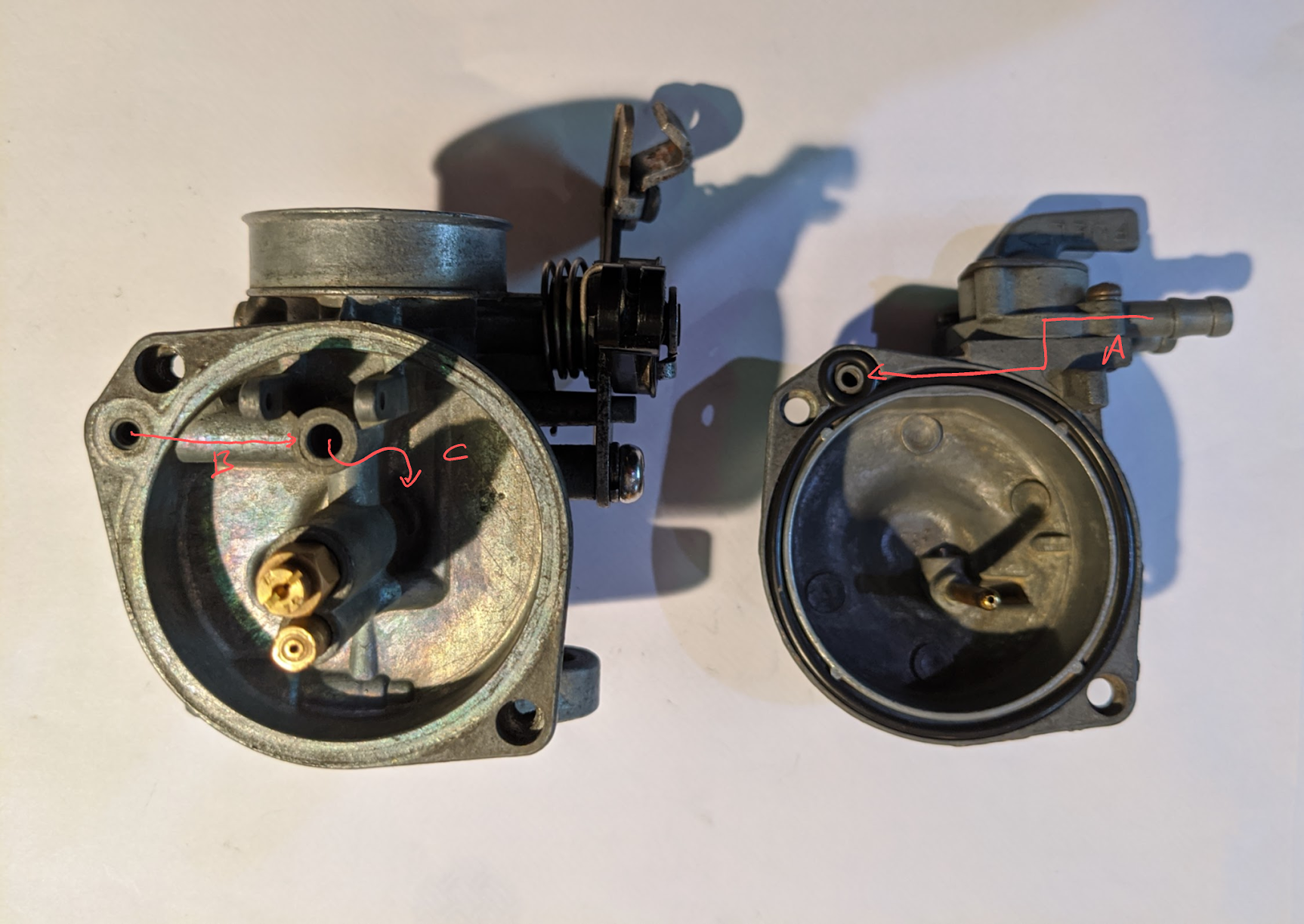 Honda C90 - carburettor fuel supply